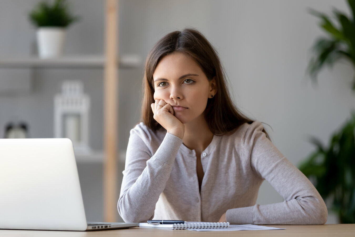 Comprendre le bore-out : quand l'ennui devient un mal professionnel | SMIE